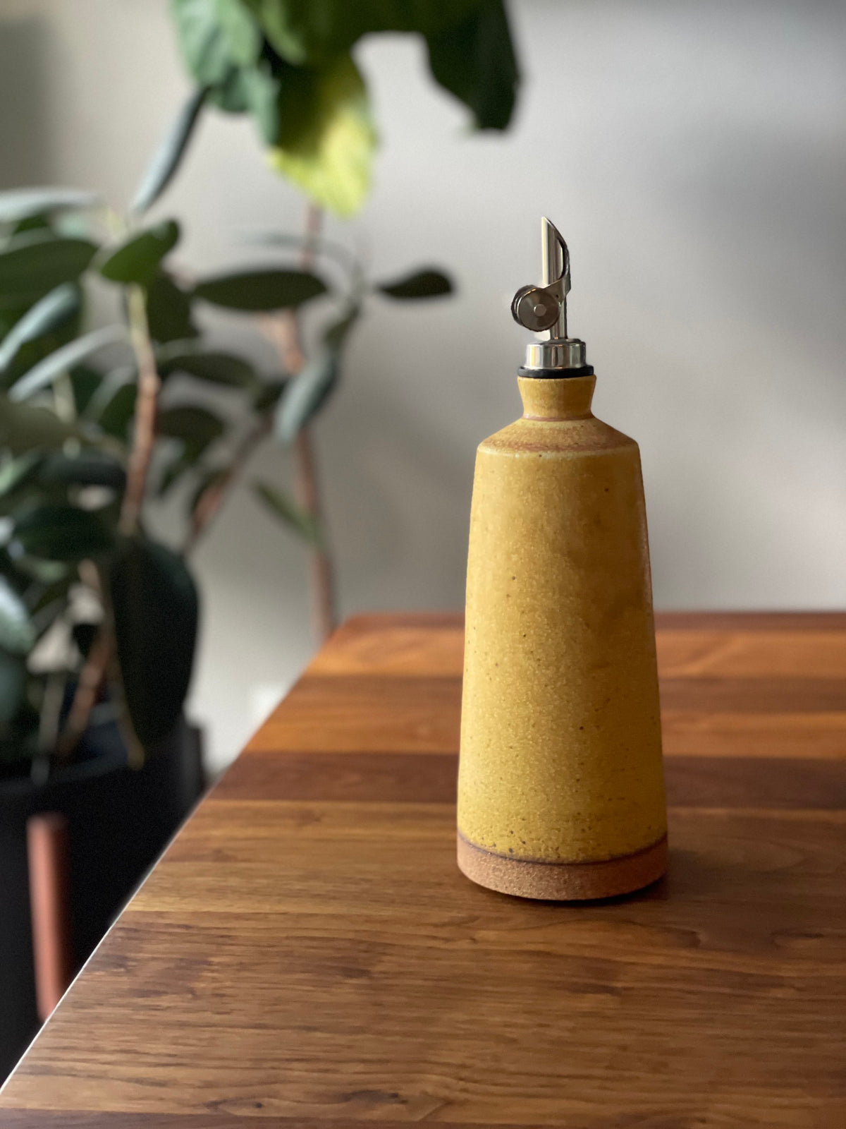 Tribeca Oil Pourer – Fenway Clayworks